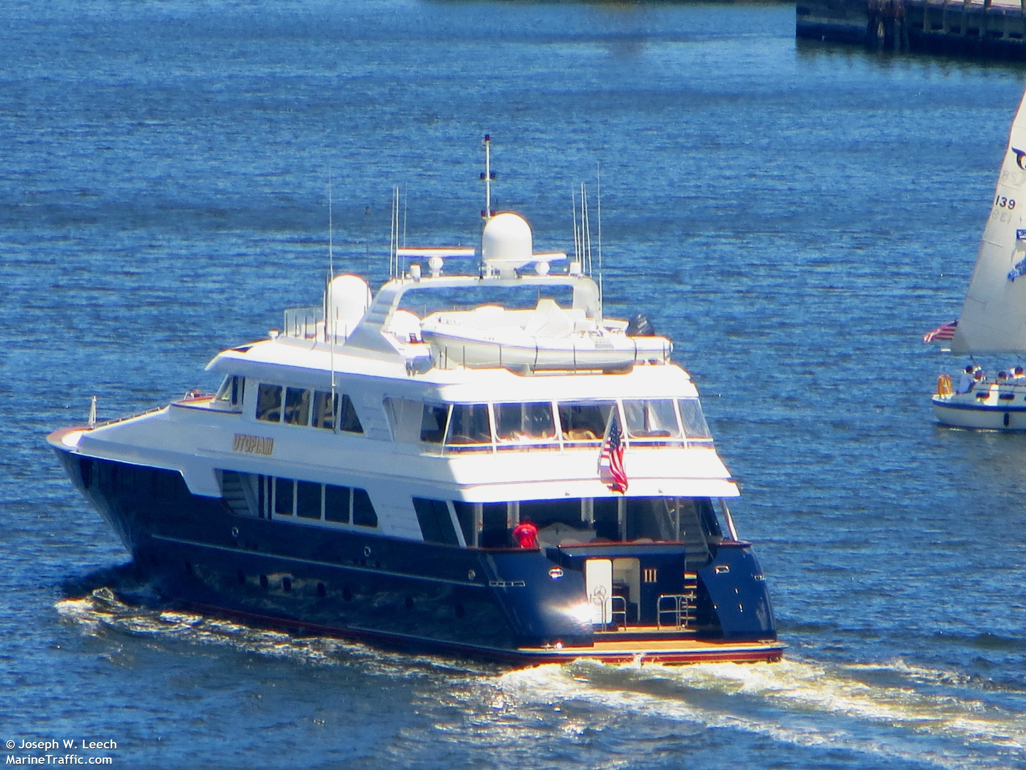 Yacht UTOPIA III, Trinity | CHARTERWORLD Luxury Superyacht Charters